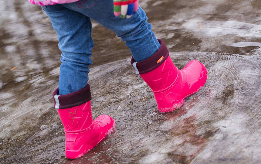 Выбираем демисезонную обувь для детей: что носить весной?