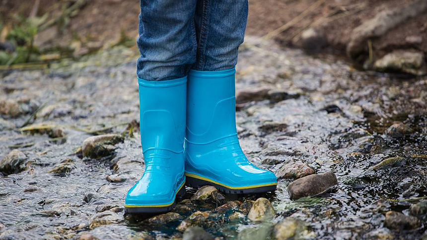 Выбираем демисезонную обувь для детей: что носить весной?